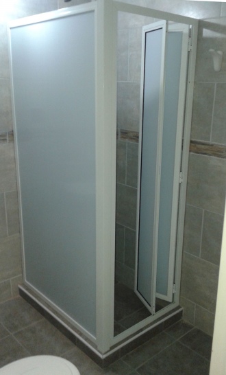 Mampara de aluminio - Producto - Aberturas Zavalla